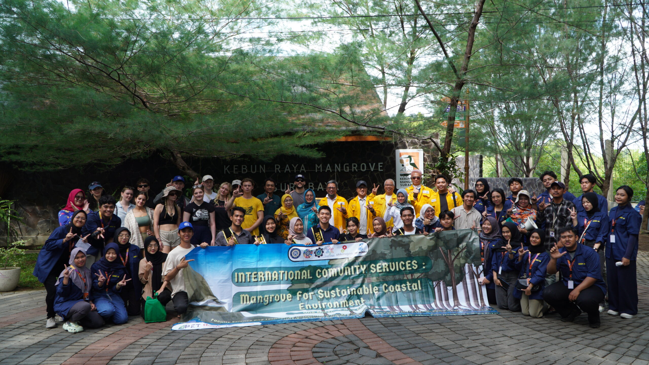 Kerjasama FST dan HMTL: Penanaman Mangrove untuk Lingkungan Pesisir Berkelanjutan - S1 Teknik ...